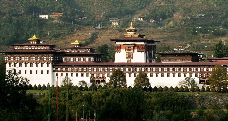 12-Day Bhutan In-Depth Tour Including Bumthang (Girl Land)